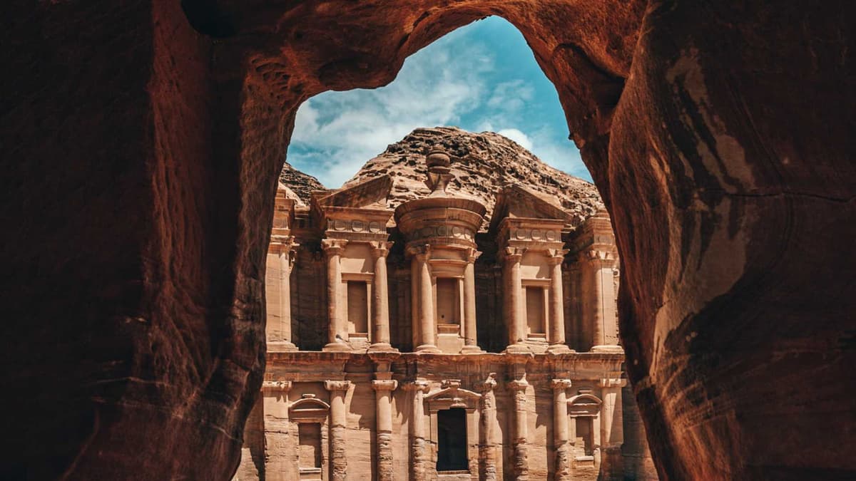 Work Permits & Visas in Jordan